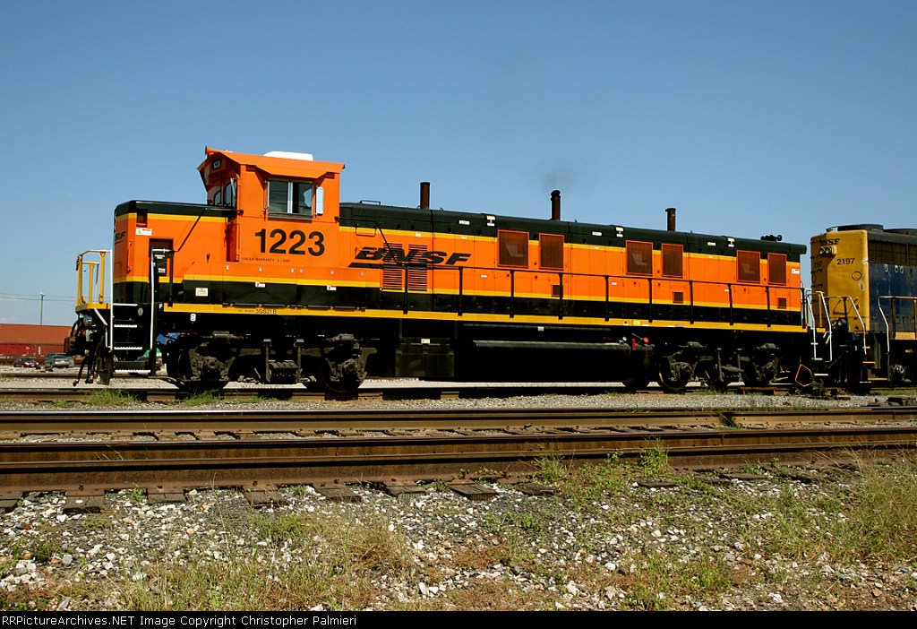 BNSF 1223